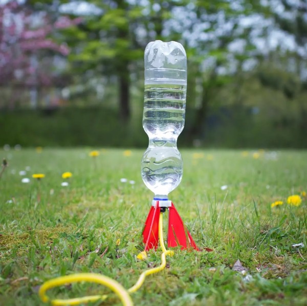 Water Rokit Wasserrakte Rakete mit PET-Flasche | experimentis® Shop